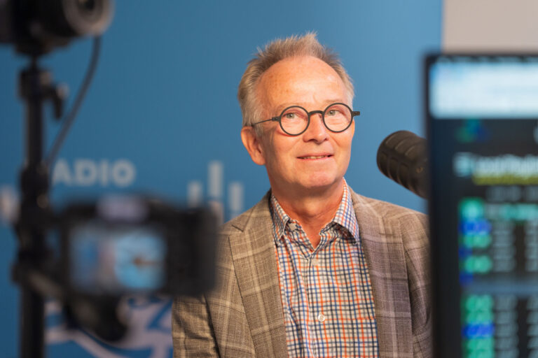 Dr. Daniel Brunner behandelt erfolgreich Schlafstörungen - Radio Luzern
