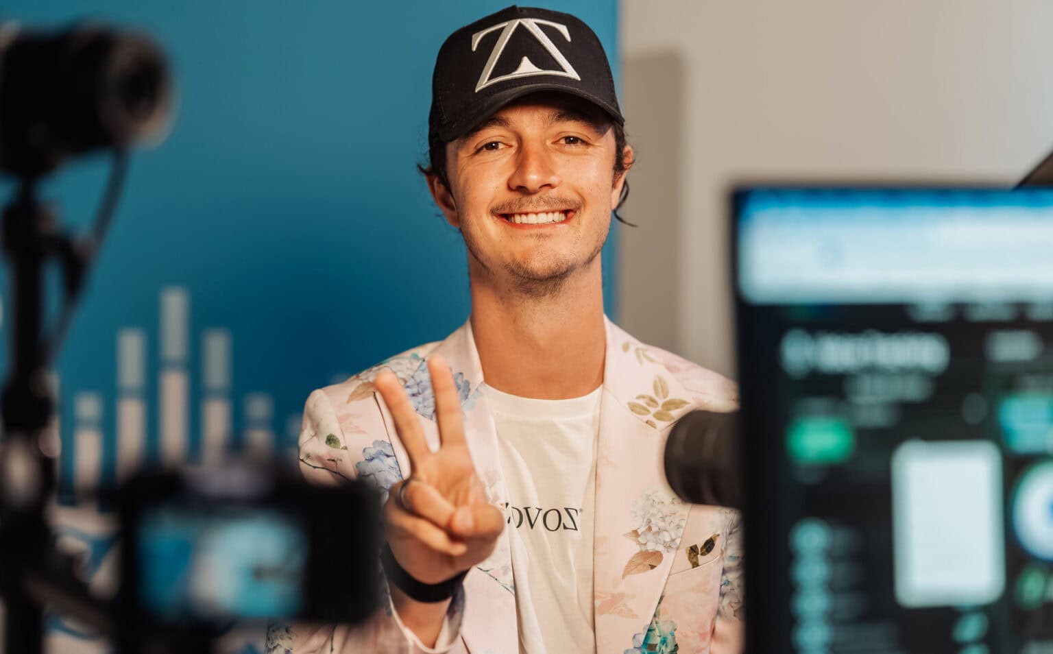 Toni Kurz – Erfolgreicher Unternehmer und Paradiesvogel - Radio Luzern